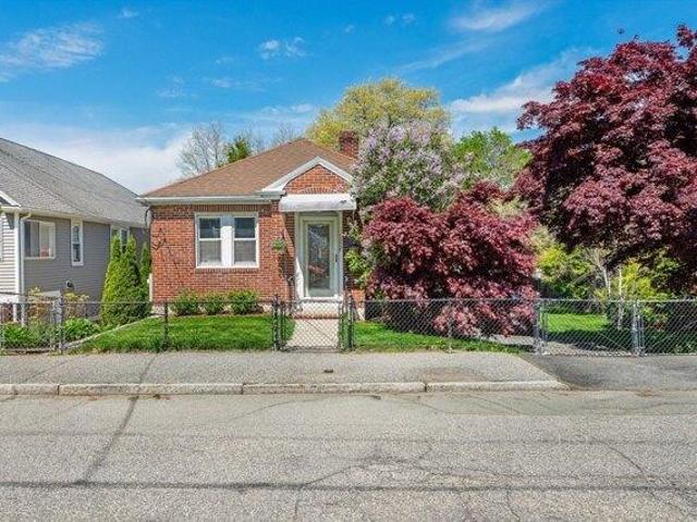 3 bedroom, Medford MA 02155 LS102592167