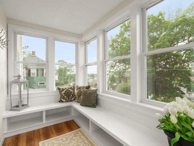 3 bedroom, Medford MA 02155 LS102724691
