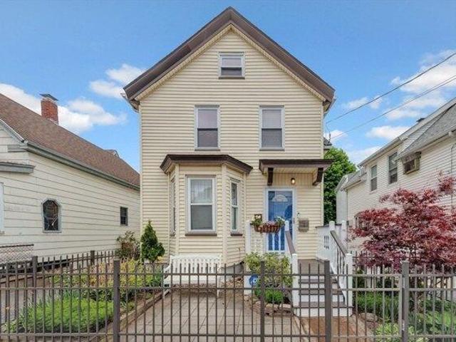 3 bedroom, Medford MA 02155 LS102959459