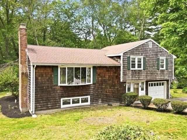 3 bedroom, Medfield MA 02052 LS102962168