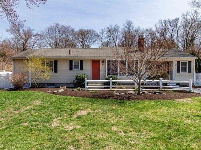 3 bedroom, Medway MA 02053 LS103018435