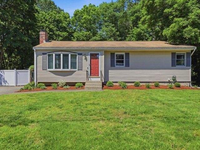 3 bedroom, Medway MA 02053 LS103038084