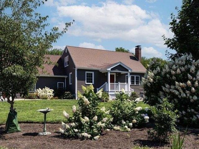 3 bedroom, Medway MA 02053 105105885