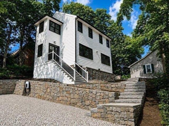 3 bedroom, Melrose MA 02176 104406116