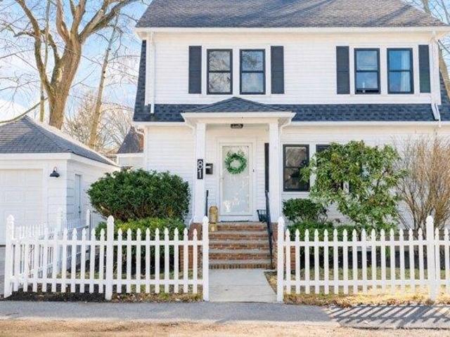 3 bedroom, Melrose MA 02176 LS102726384