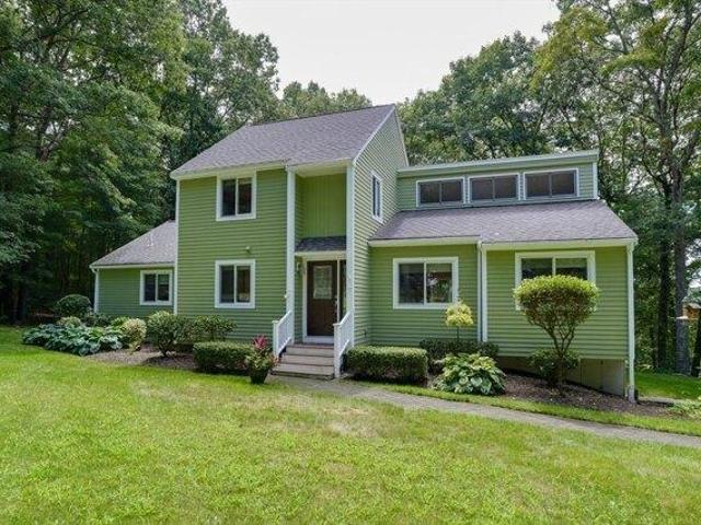 3 bedroom, Mendon MA 01756 104907420