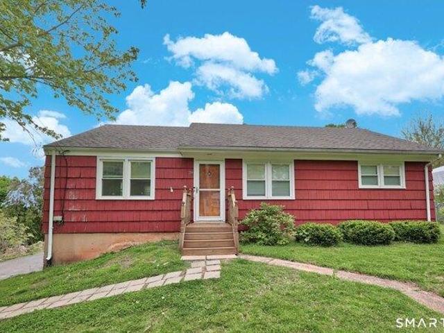 3 bedroom, Meriden CT 06451 LS102727066