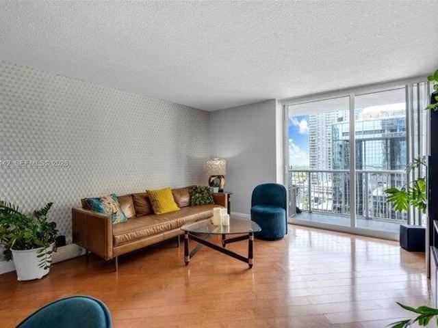 3 bedroom, Miami FL 33131 104899216