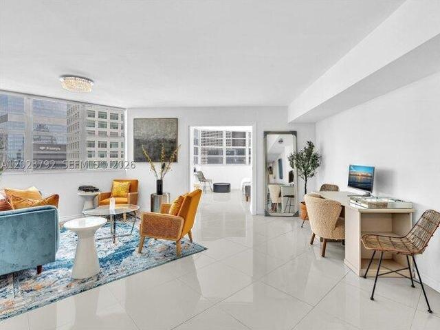 3 bedroom, Miami FL 33131 104899219