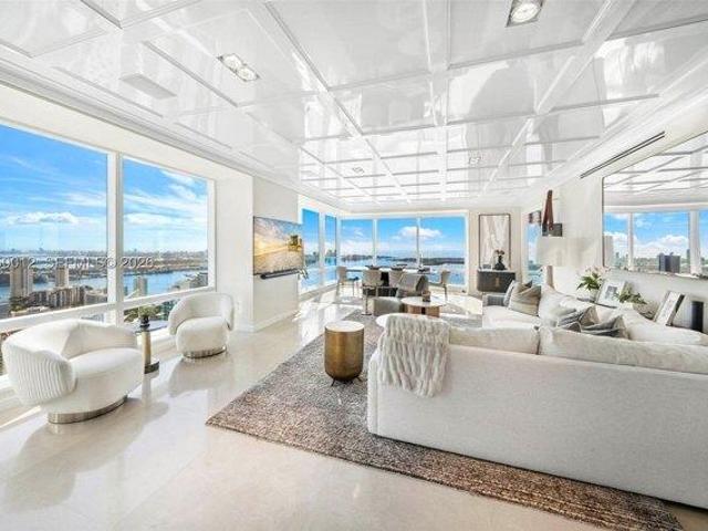 3 bedroom, Miami FL 33131 104899930