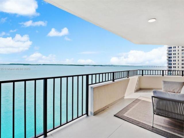 3 bedroom, Miami FL 33131 90049623