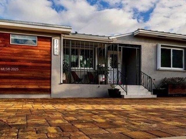 3 bedroom, Miami FL 33135 92636094