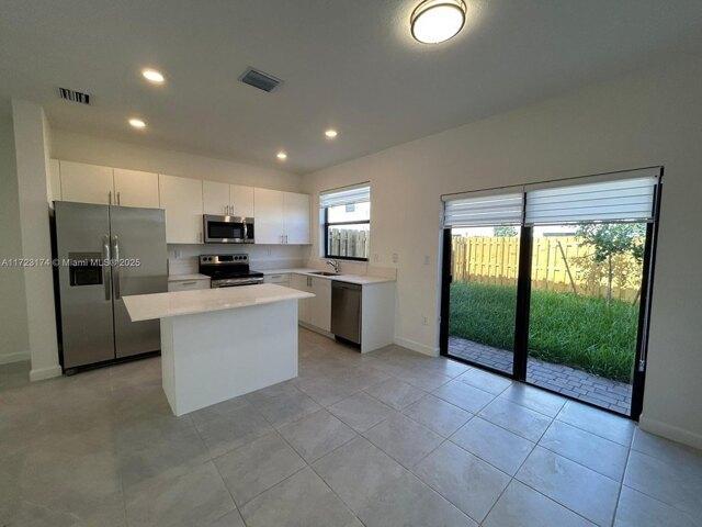 3 bedroom, Miami FL 33170 88622643