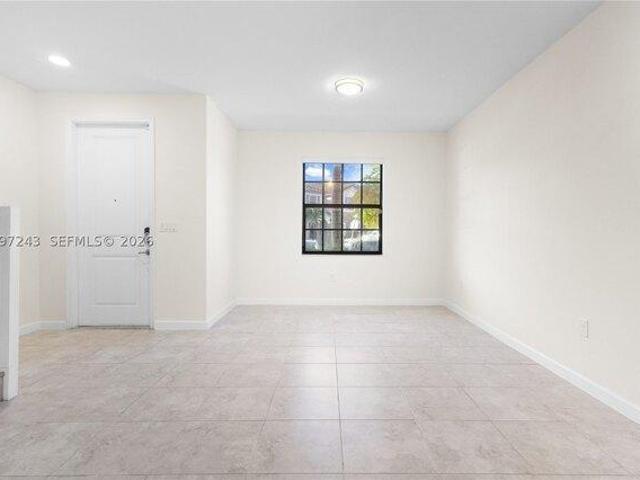 3 bedroom, Miami FL 33196 104899694
