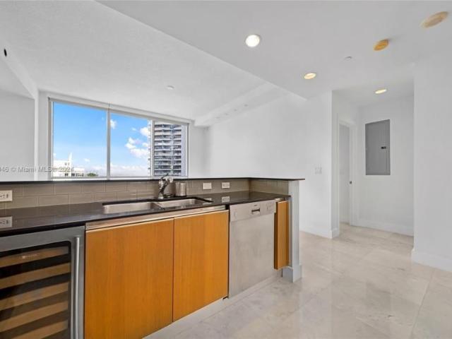 3 bedroom, Miami Fl FL 33131 102588103