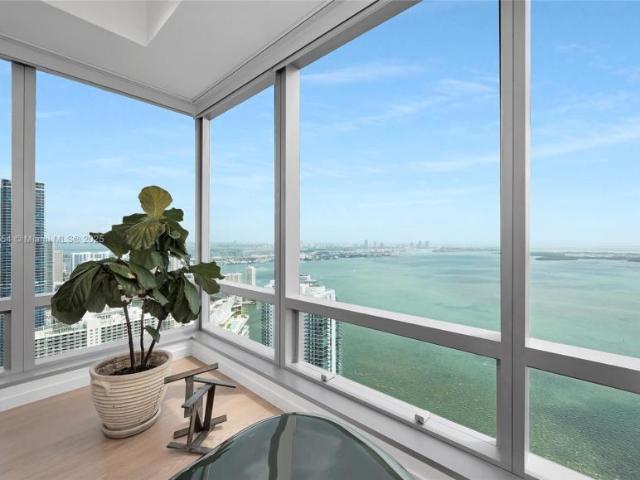 3 bedroom, Miami Fl FL 33131 LS101340100