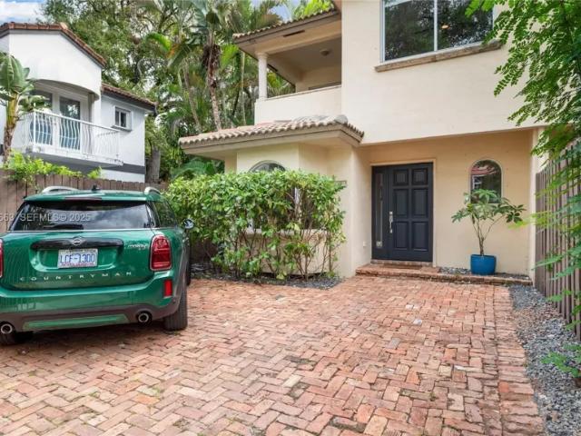 3 bedroom, Miami FL FL 33133 102659052