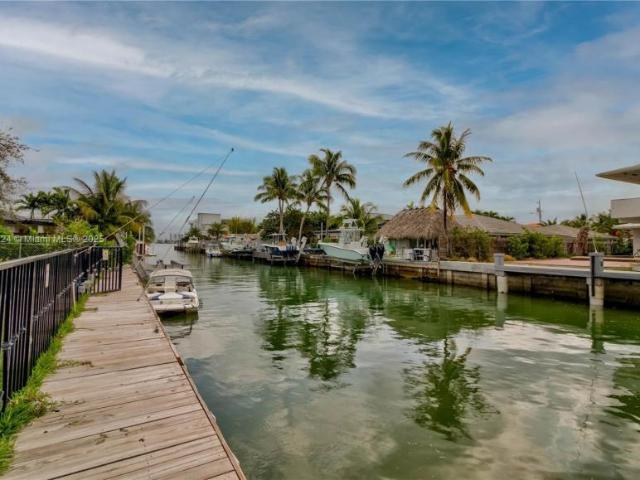 3 bedroom, Miami FL FL 33138 LS102395628