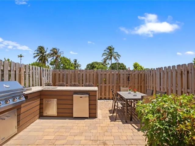 3 bedroom, Miami FL FL 33167 102659828