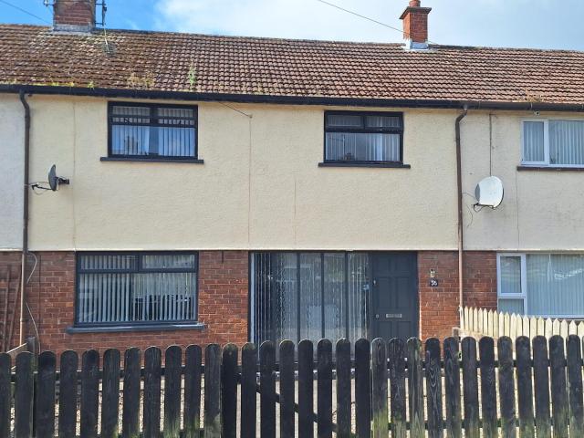 3 Bedroom, Mid terrace House