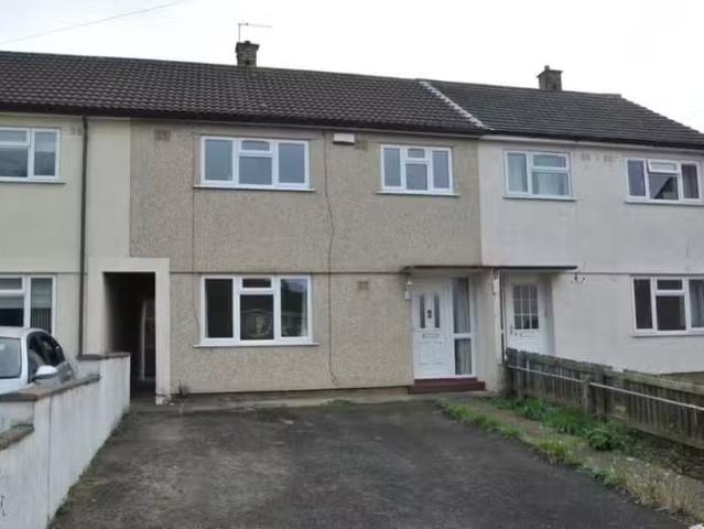 3 bedroom Mid Terrace House to rent, Tudor Road, Hanham, BS15.