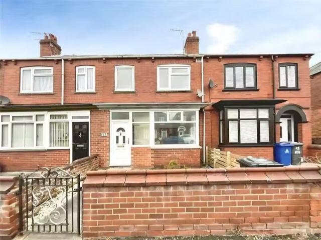 3 bedroom Mid Terrace House to rent, Wentworth Road, Doncaster.