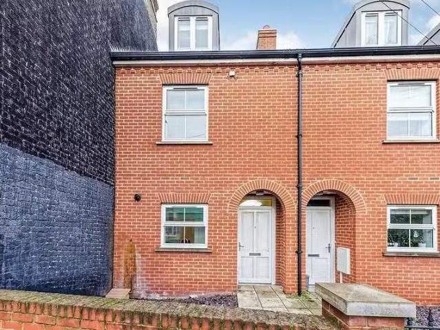 3 bedroom Mid Terrace House to rent, Wincheap, Canterbury, CT1.