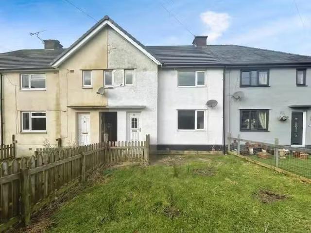 3 bedroom Mid Terrace House to rent, William Morris Avenue, Cl.