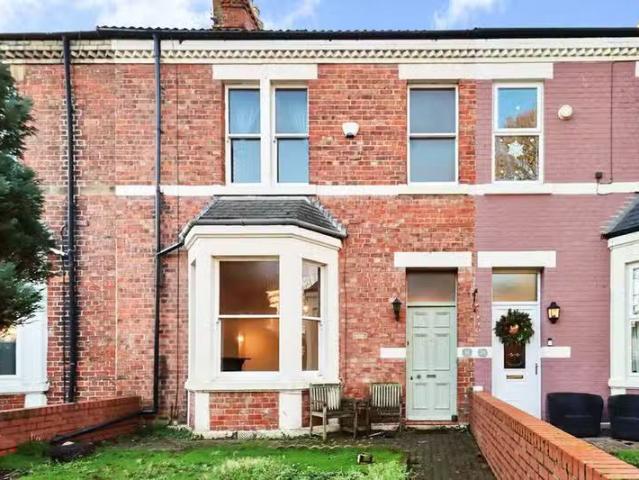 3 bedroom Mid Terrace House to rent, Albany Gardens, Whitley B.