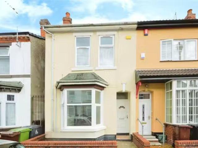3 bedroom Mid Terrace House to rent, Austin Street, Wolverhamp.