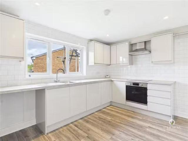 3 bedroom Mid Terrace House to rent, Banbury Gardens, Wallsend.