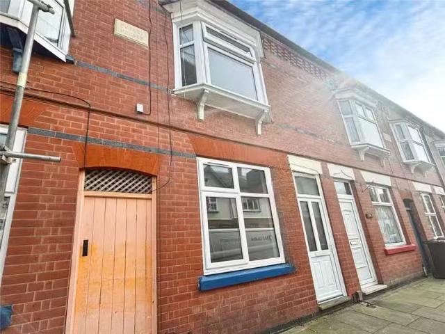 3 bedroom Mid Terrace House to rent, Bassett Street, Leicester.