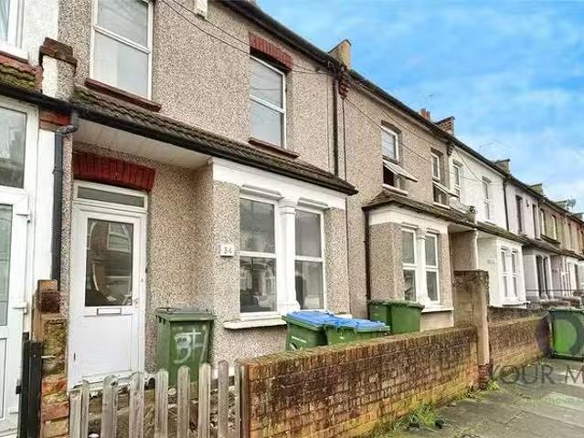 3 bedroom Mid Terrace House to rent, Brookdene Road, London, S.