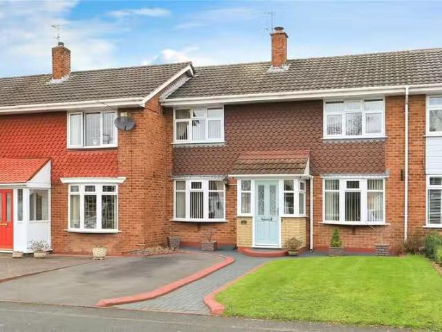 3 bedroom Mid Terrace House to rent, Brookhouse Close, Feather.