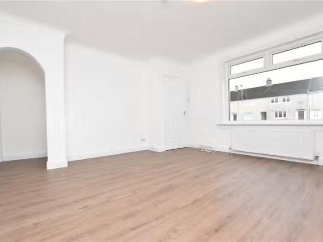 3 bedroom Mid Terrace House to rent, Braehead Place, Bellshill.