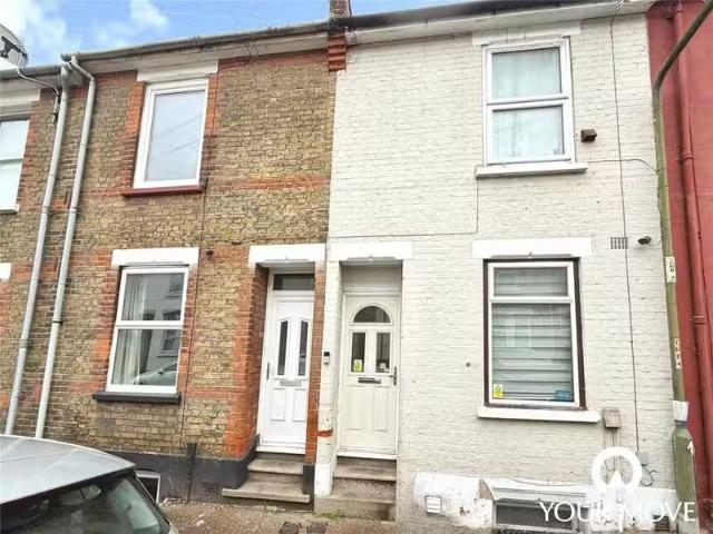 3 bedroom Mid Terrace House to rent, Coronation Road, Chatham.