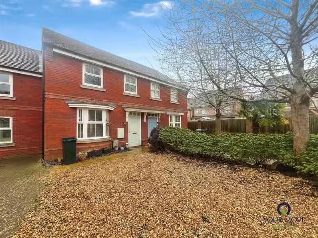 3 bedroom Mid Terrace House to rent, Clover Mead, Felpham, PO2.