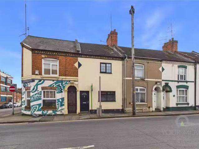 3 bedroom Mid Terrace House to rent, Clare Street, Northampton.