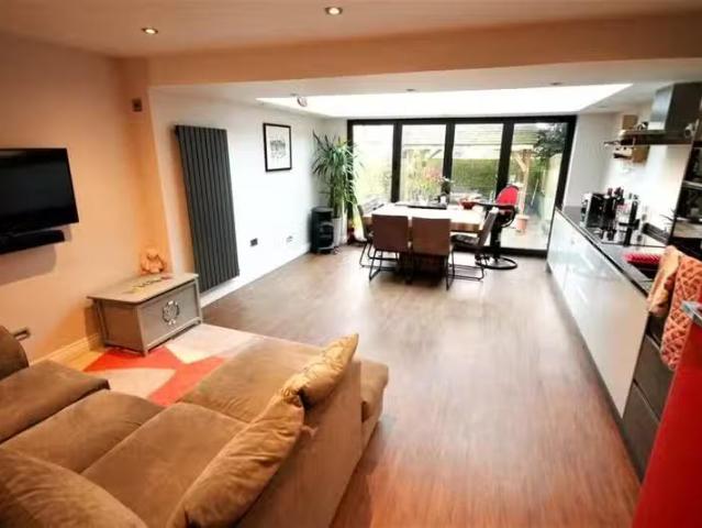 3 bedroom Mid Terrace House to rent, Dalton Crescent, Durham.