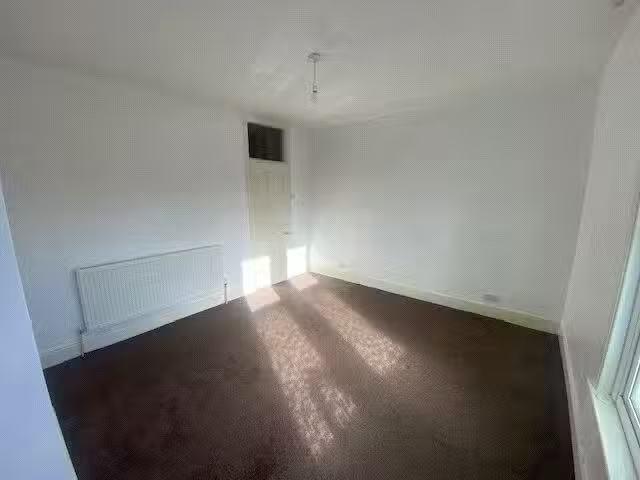 3 bedroom Mid Terrace House to rent, Empshott Road, Southsea.
