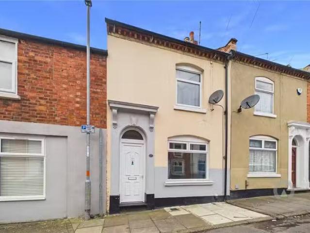 3 bedroom Mid Terrace House to rent, Ethel Street, Northampton.