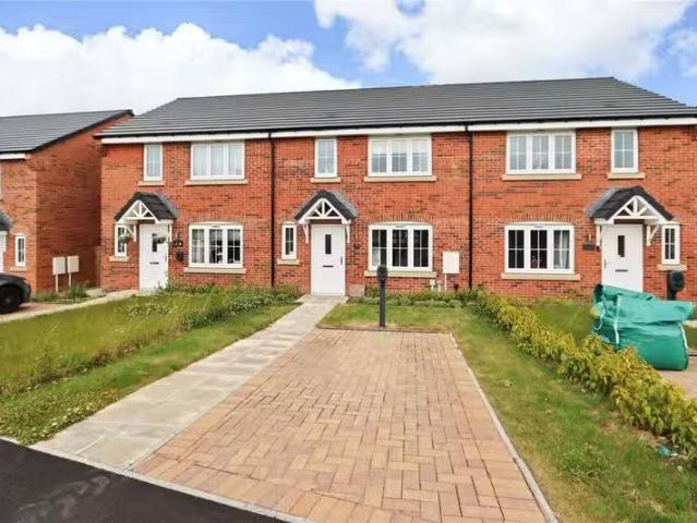 3 bedroom Mid Terrace House to rent, Fieldfare Avenue, Ryton.