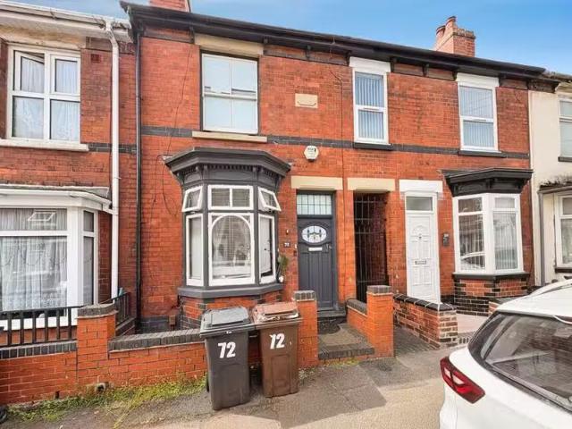 3 bedroom Mid Terrace House to rent, Hart Road, Wolverhampton.