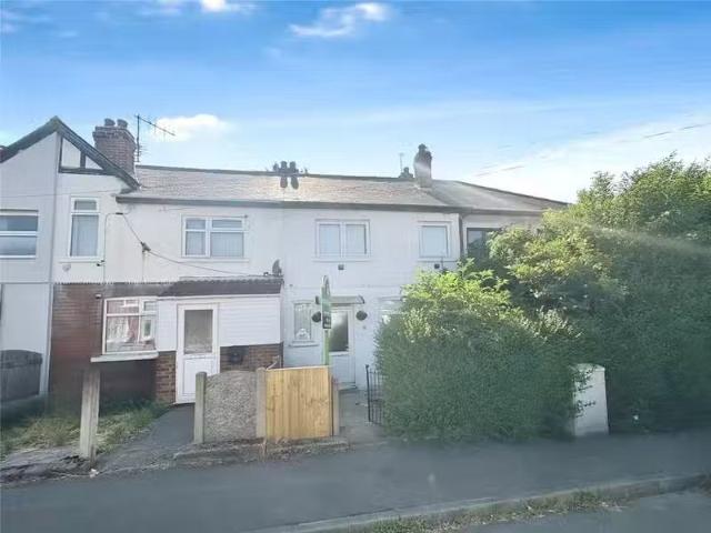 3 bedroom Mid Terrace House to rent, Kings Crescent, Edlington.