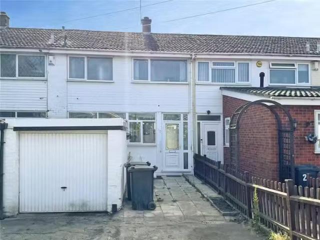 3 bedroom Mid Terrace House to rent, Larchwood Road, Exhall, C.
