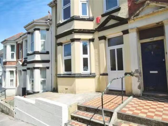 3 bedroom Mid Terrace House to rent, Lipson Road, Plymouth, PL.