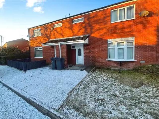3 bedroom Mid Terrace House to rent, Lowcroft, Skelmersdale, W.