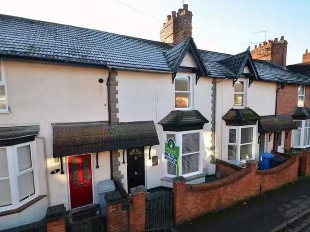 3 bedroom Mid Terrace House to rent, Melton Street, Kettering.