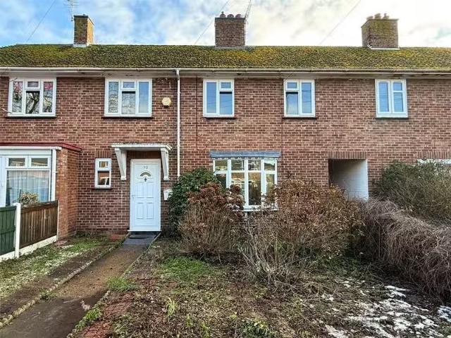 3 bedroom Mid Terrace House to rent, New College Close, Gorles.