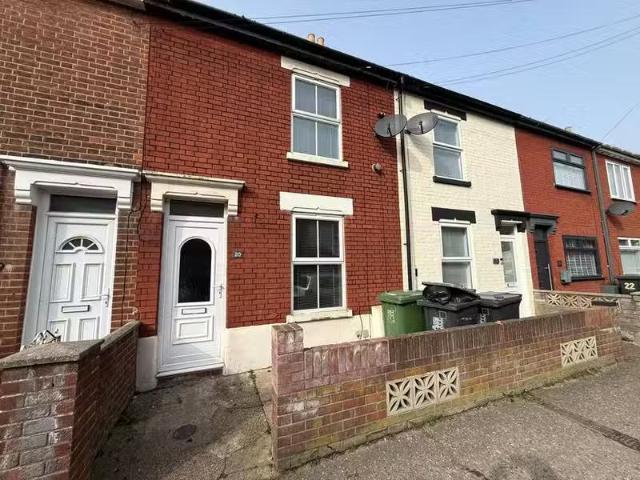 3 bedroom Mid Terrace House to rent, Palgrave Road, Great Yarm.